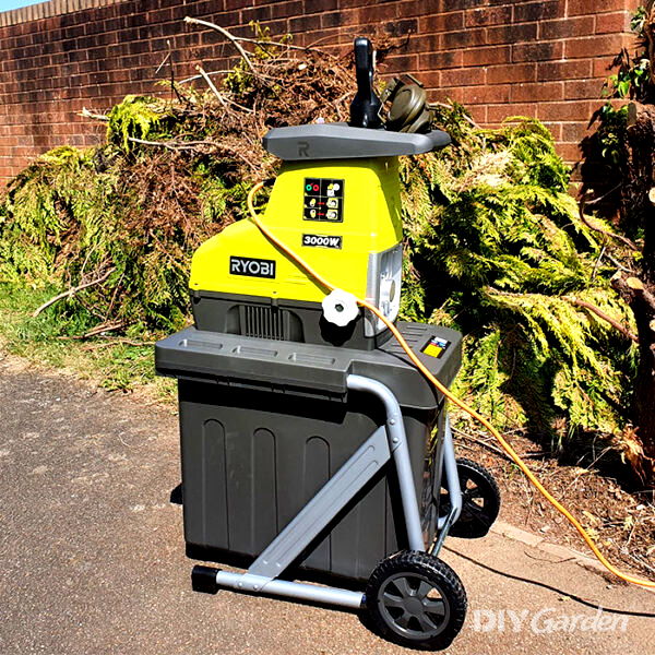 7 Best Garden Shredders UK 2026 (Tested & Reviewed)