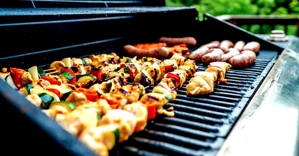 6 Best Charcoal BBQs UK (Reviewed for Summer 2022)