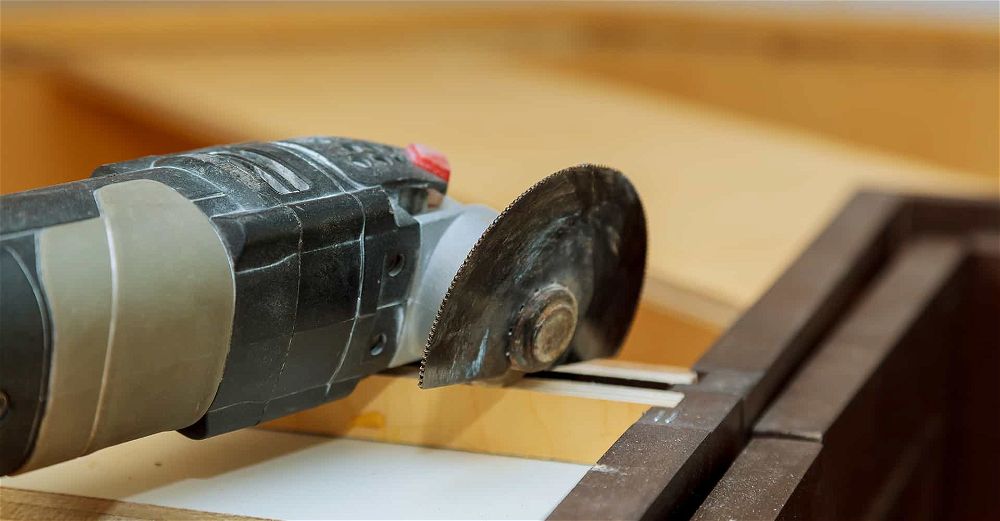 9 Best Oscillating Multi Tools: Corded & Cordless (2023 Review)