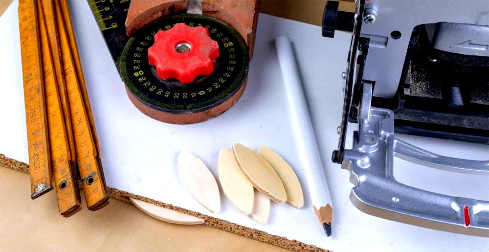 6 Best Router Tables: Benchtop & Floor Standing (2022 Review)