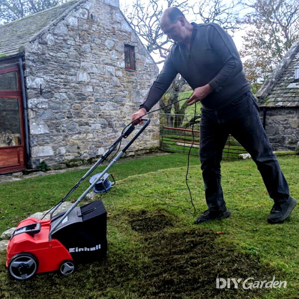 5 Best Lawn Scarifiers to Remove Moss & Thatch (2026 Update)
