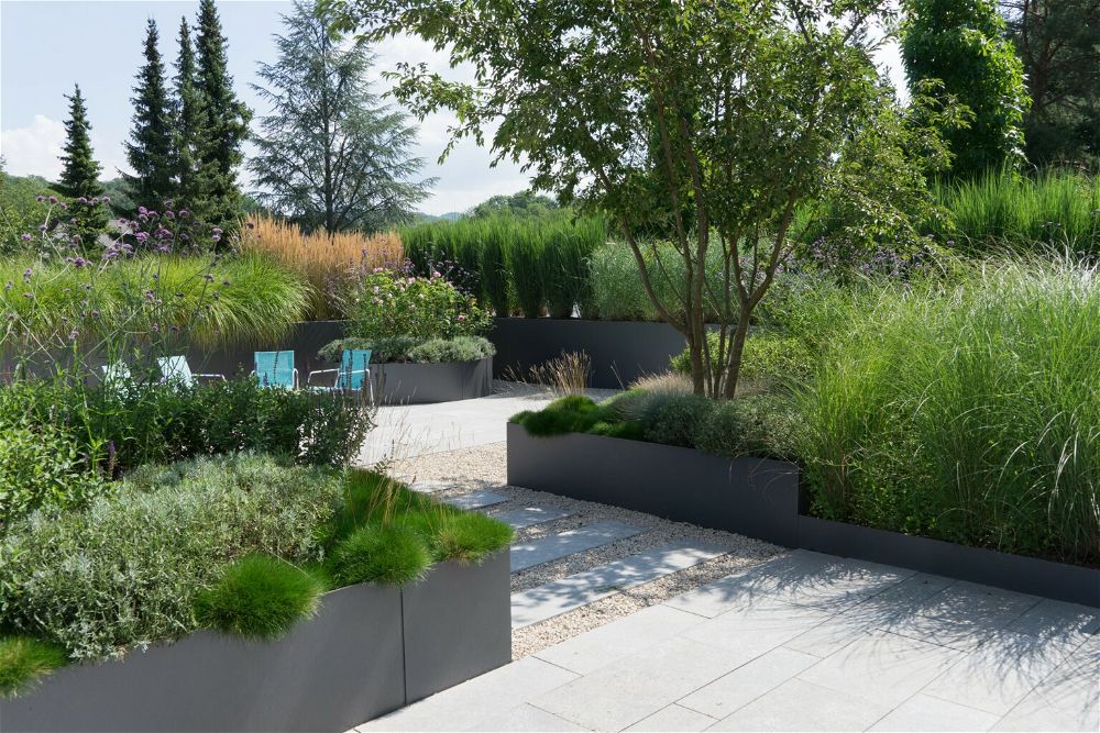 26 Simple Back Garden Ideas (Cheap & Low Maintenance)