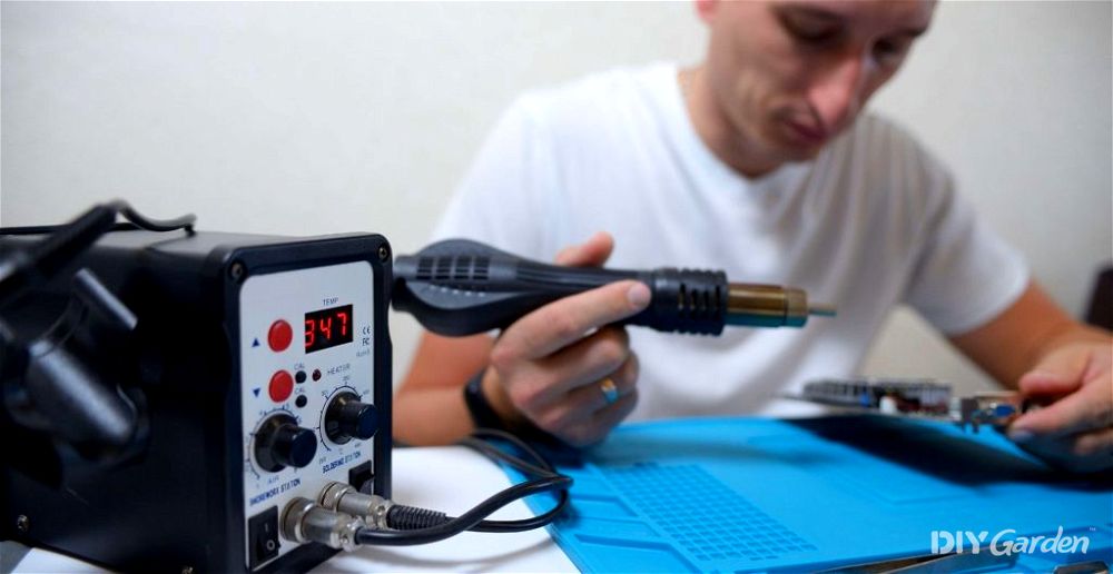 6 Best Soldering Stations: Digital & Mechanical (2024 Review)