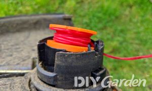 How to Replace and Fit a Strimmer Wire (In 5 Easy Steps)